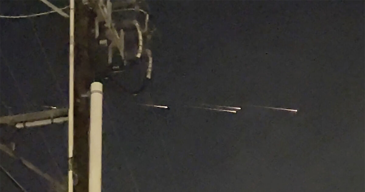 Mysterious Streaks of Light Seen in the Sky Over California | NTD