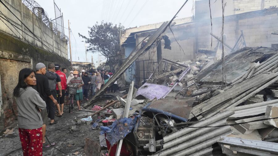 Indonesia Fuel Depot Fire Kills 19; 3 Still Missing | NTD