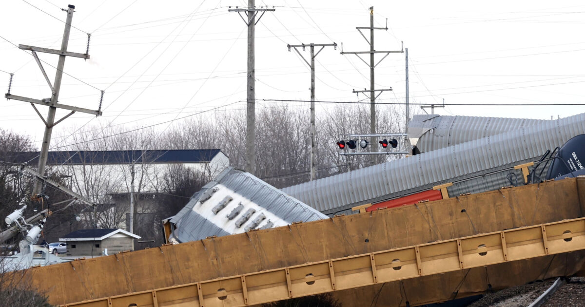 Another Train Derails in Springfield; No Hazardous Materials Spilled ...