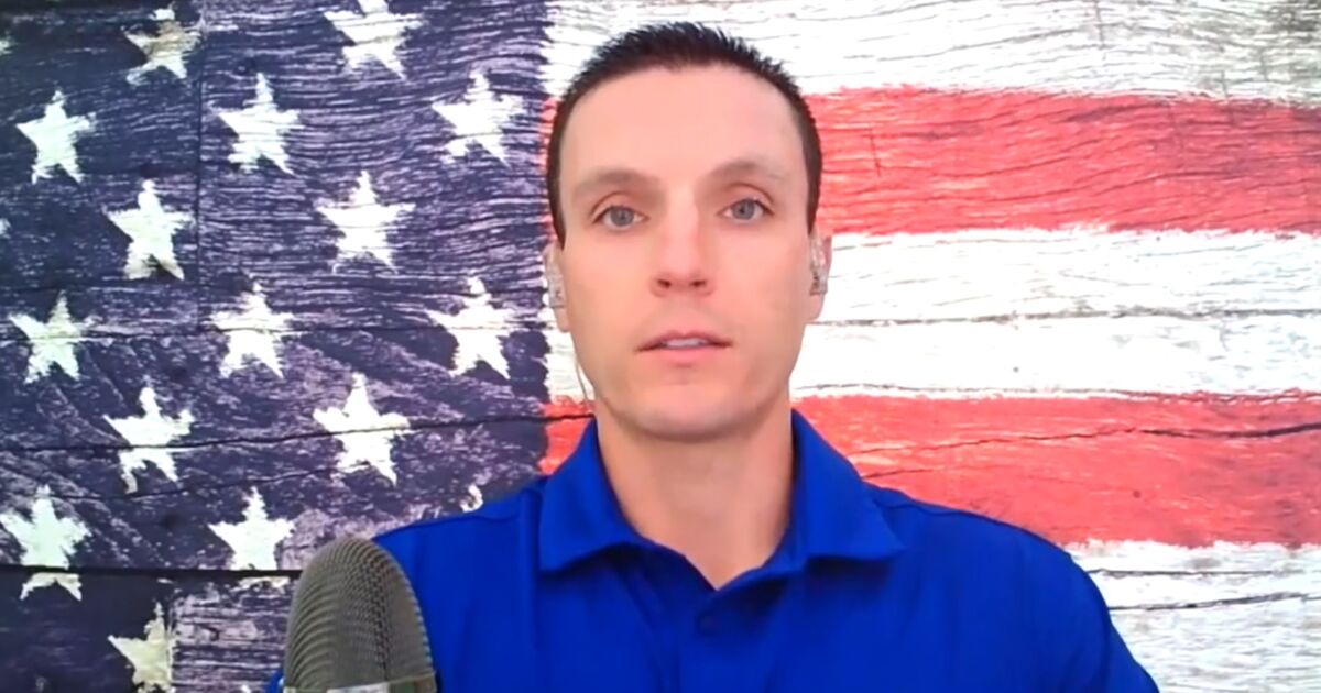 Former FBI Agent’s View of Jan. 6 Footage | NTD