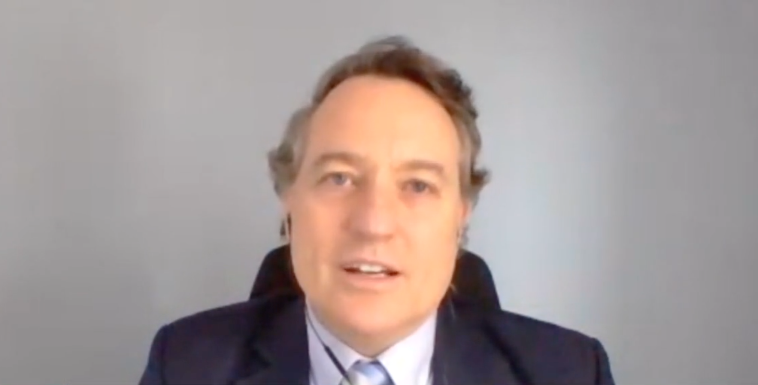 Apple's Cook Walking Knife's Edge: Analyst | NTD