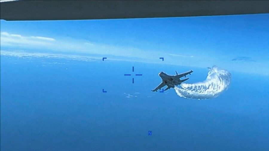 US Releases Video of Russian Jet Colliding With American Drone | NTD