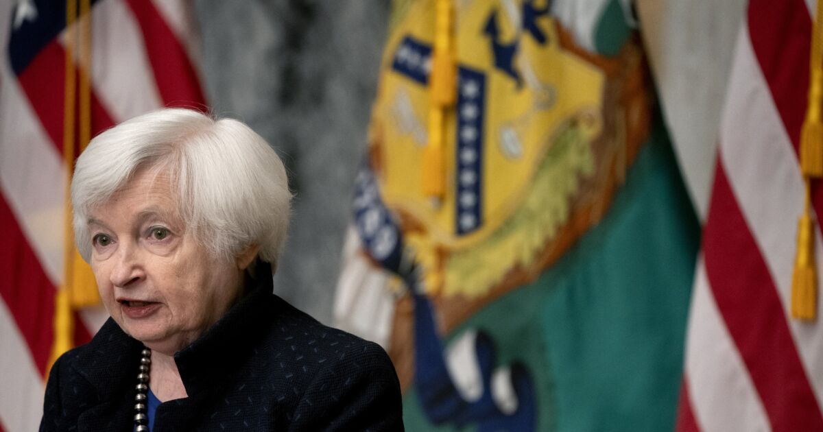 Yellen Reassures US on Global Economy, Banking System | NTD