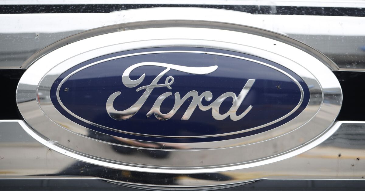 Ford Recalls 142,000 Lincoln SUVs in US for Fire Risks | NTD