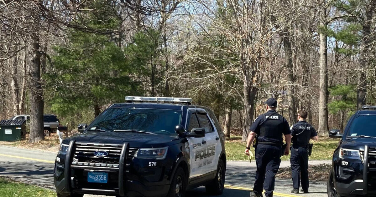 FBI Agents Arrest Man in Connection to Classified Document Leak | NTD