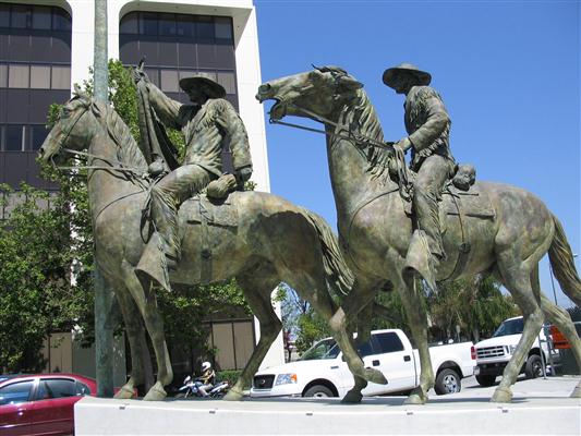 Silicon Valley Locals React to Thomas Fallon Statue Taken Down | NTD