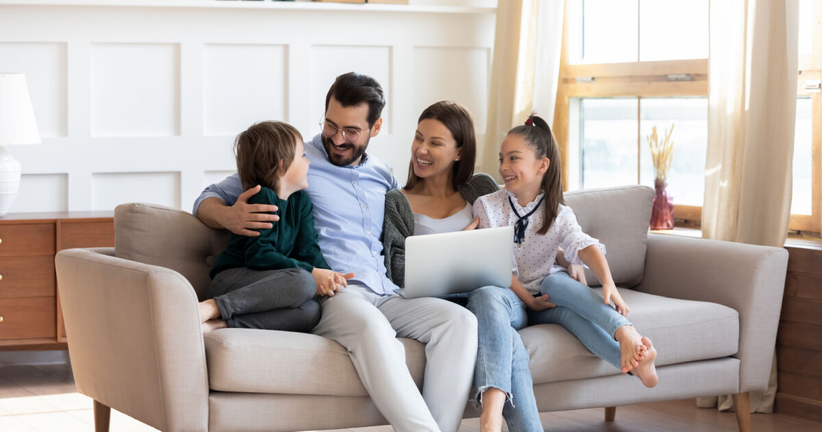 Mindset Expert Shares Simple Ways to Instantly Feel Happier | NTD