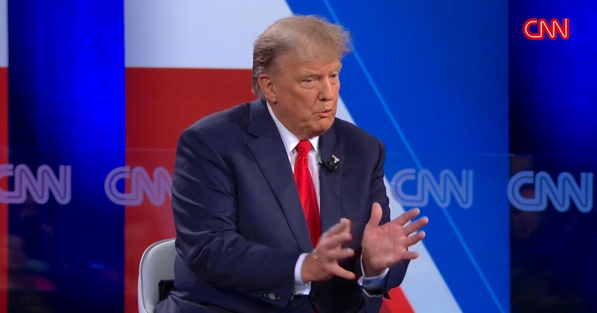 Trump Dismisses Critics of His Appearance on CNN Town Hall | NTD