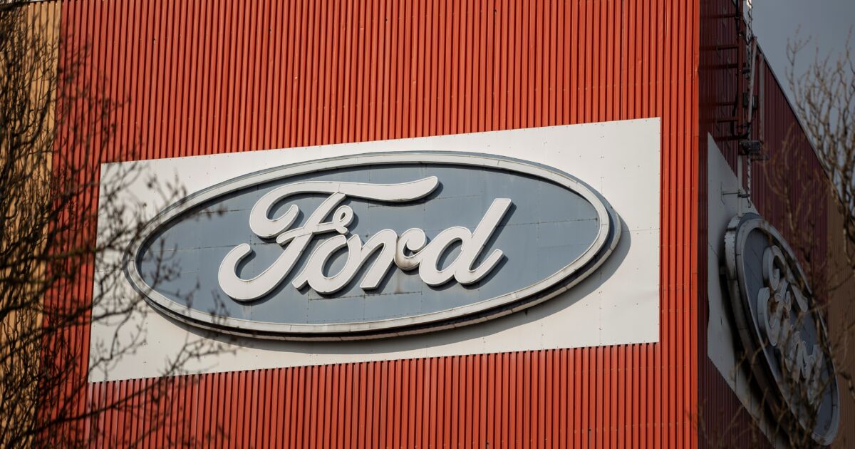 Ford Recalls SUVs, Some for a 2nd Time, to Fix Rear Camera Display | NTD