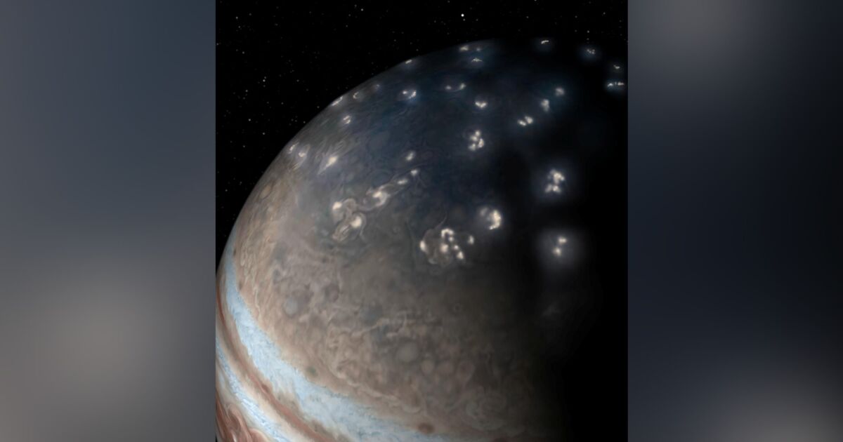 NASA Spacecraft Documents How Jupiter’s Lightning Resembles Earth’s | NTD