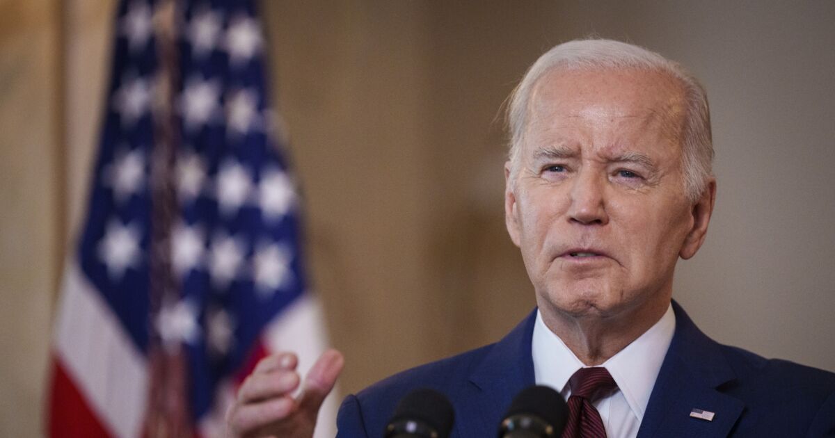 Biden Mocks DeSantis Over Glitchy Campaign Launch | NTD