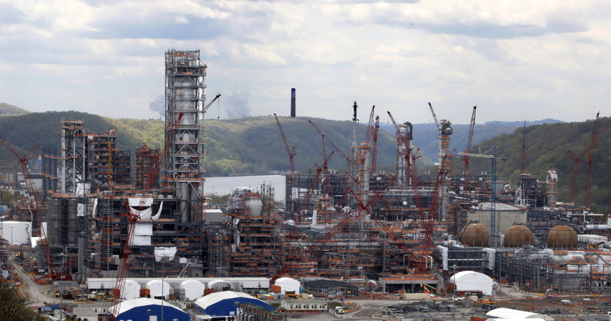 Shell Agrees to Pay $10 Million for Air Pollution at Massive New ...
