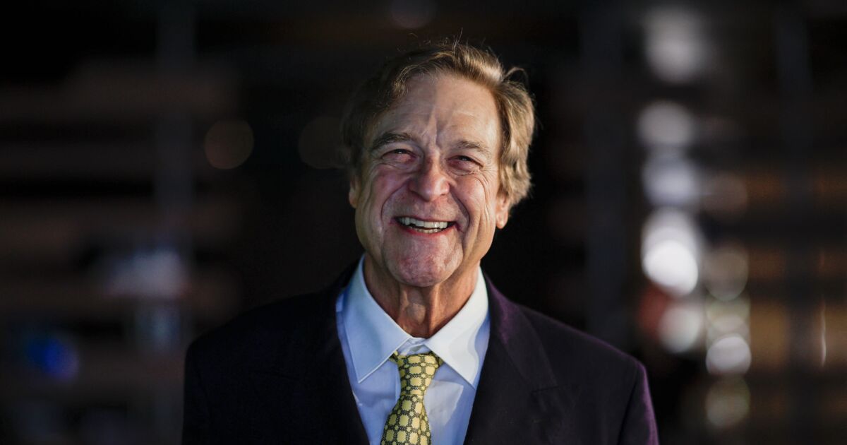 John Goodman Shows Off Major Weight Loss | NTD