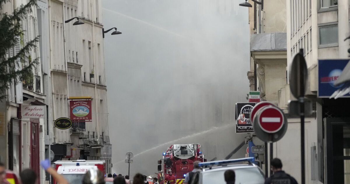 Strong Explosion Rocks Paris, at Least 24 Injured | NTD