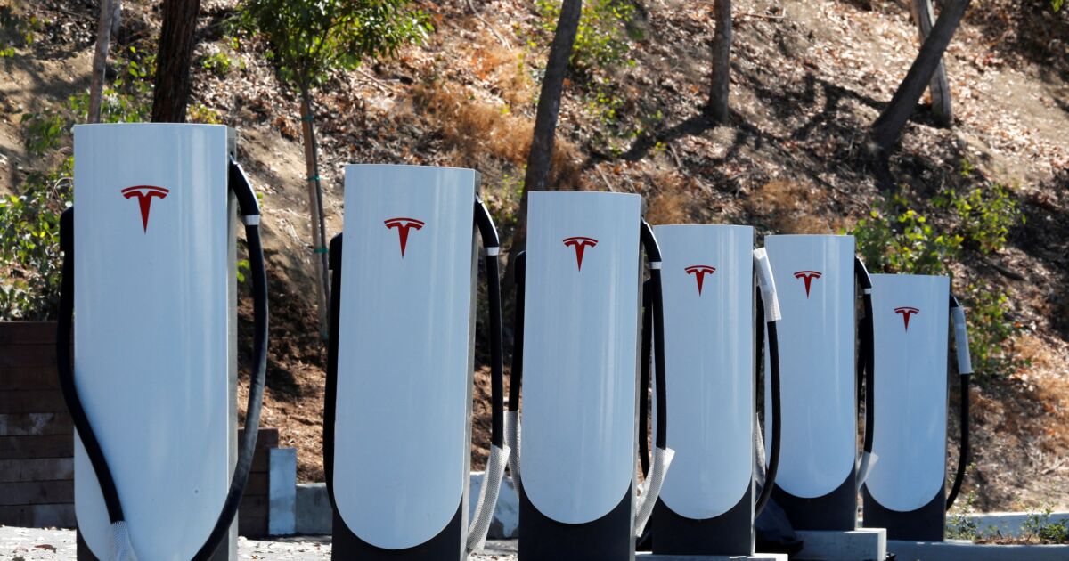 Tesla Charging Technology Put on Fast Track to Become US Standard | NTD