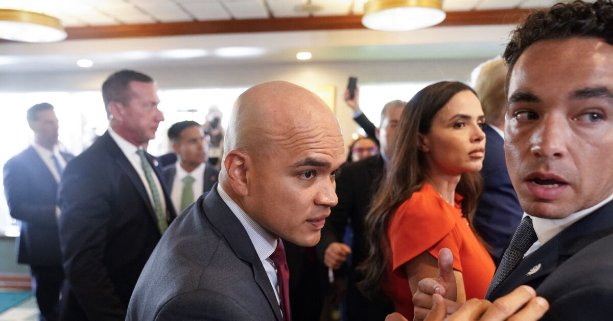 Trump Aide Walt Nauta’s Arraignment Postponed | NTD