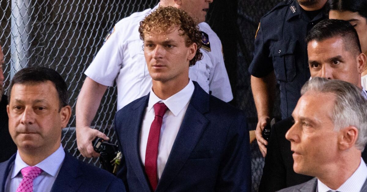 Marine Veteran Daniel Penny to Stand Trial in October for NYC Subway ...