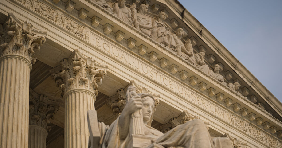 View of Supreme Court Ahead of Possible Rulings on Student Loan or Affirmative Action | NTD