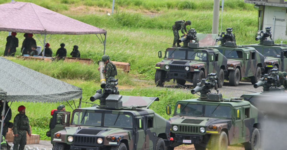 Taiwan Drill Simulates Repelling a Foreign Invasion | NTD