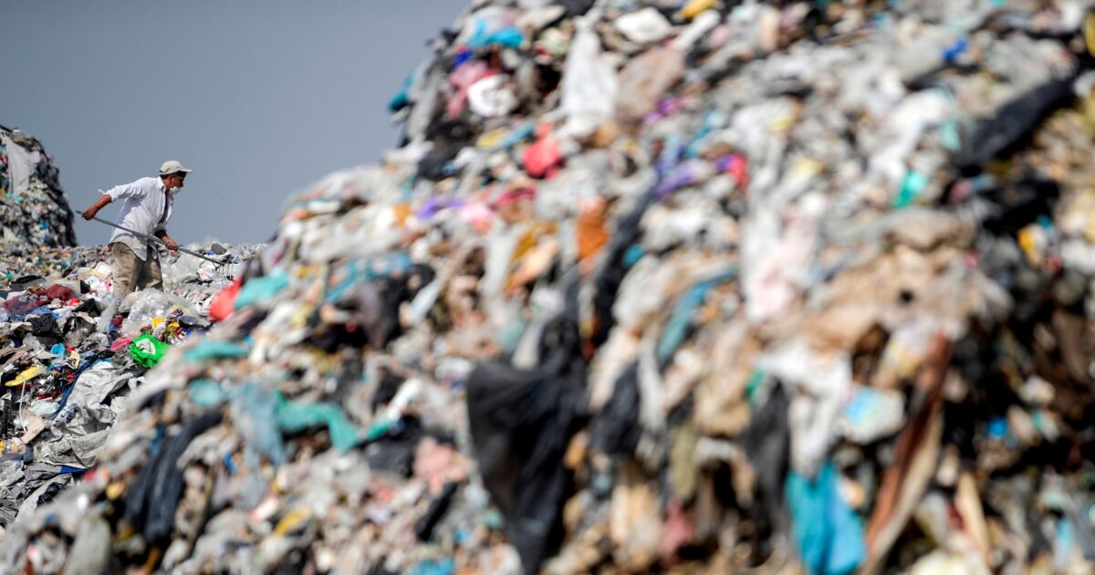 Mexico Landfill Collapse Was so Massive That It Buried a Crane and Its ...