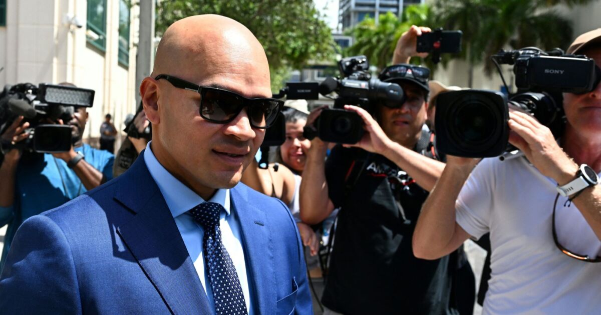 Trump Aide Walt Nauta Pleads Not Guilty in Classified Documents Case | NTD