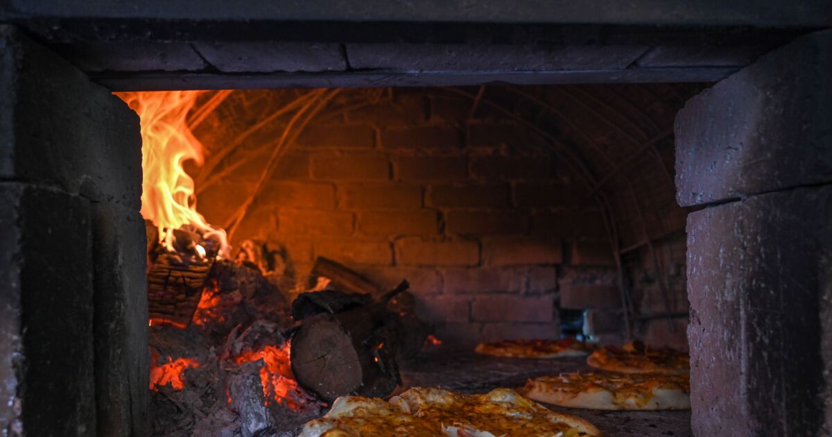 New York GOP Urges Mayor Adams Not to Adopt Wood-Fired Oven Rule | NTD