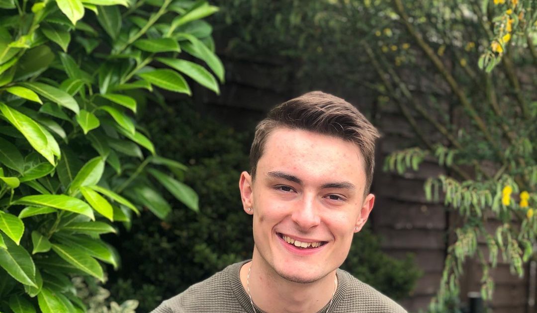 Young English Man Fills His World With Plants | NTD