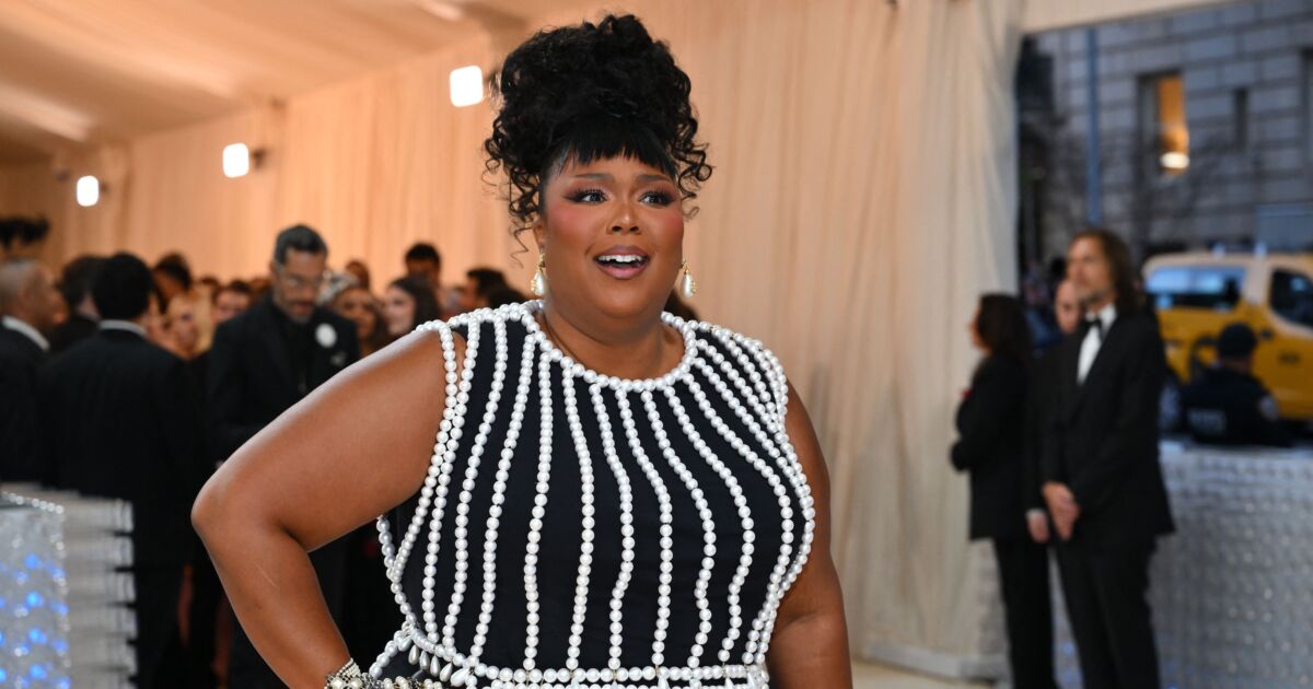 Lizzo’s Former Dancers Accuse Her of Weight Shaming, Hostile Work ...