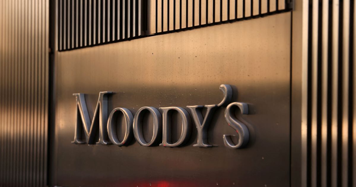 Moody’s Slashes US Outlook to ‘Negative’ Due to Too Much Government ...