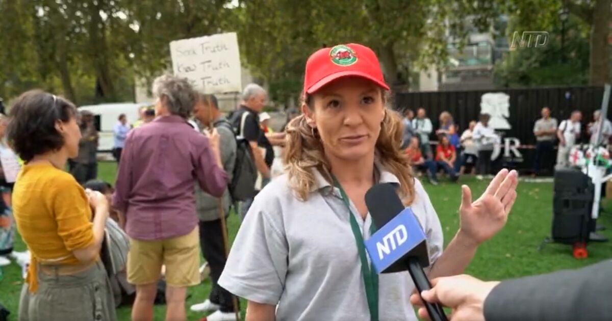 Parents Fighting Against Sex Education Curriculum in UK Classrooms | NTD