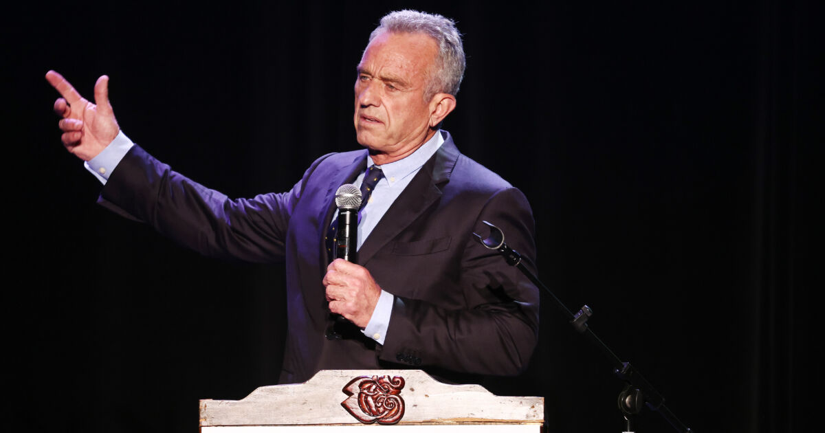 Full Speech: RFK Jr. Speaks at Hispanic Heritage Month Event | NTD