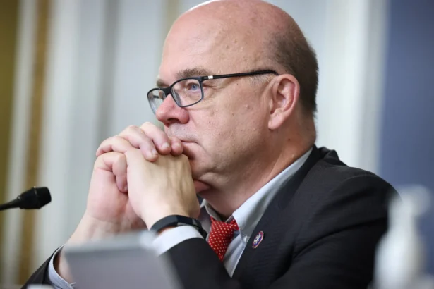 House Advances $300 Million Ukraine Funding Measure | NTD