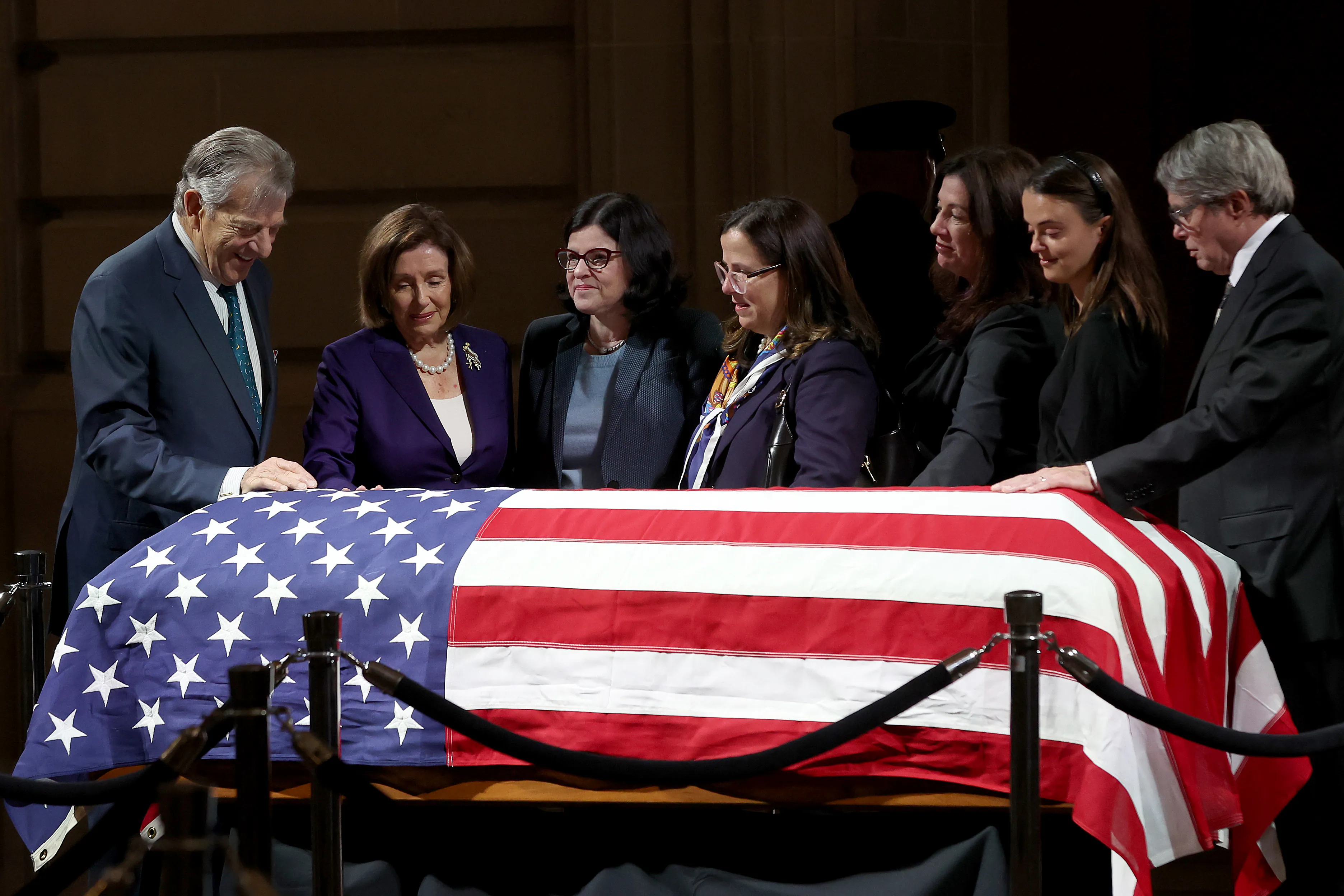 Feinstein's Body Rests at San Francisco City Hall | NTD