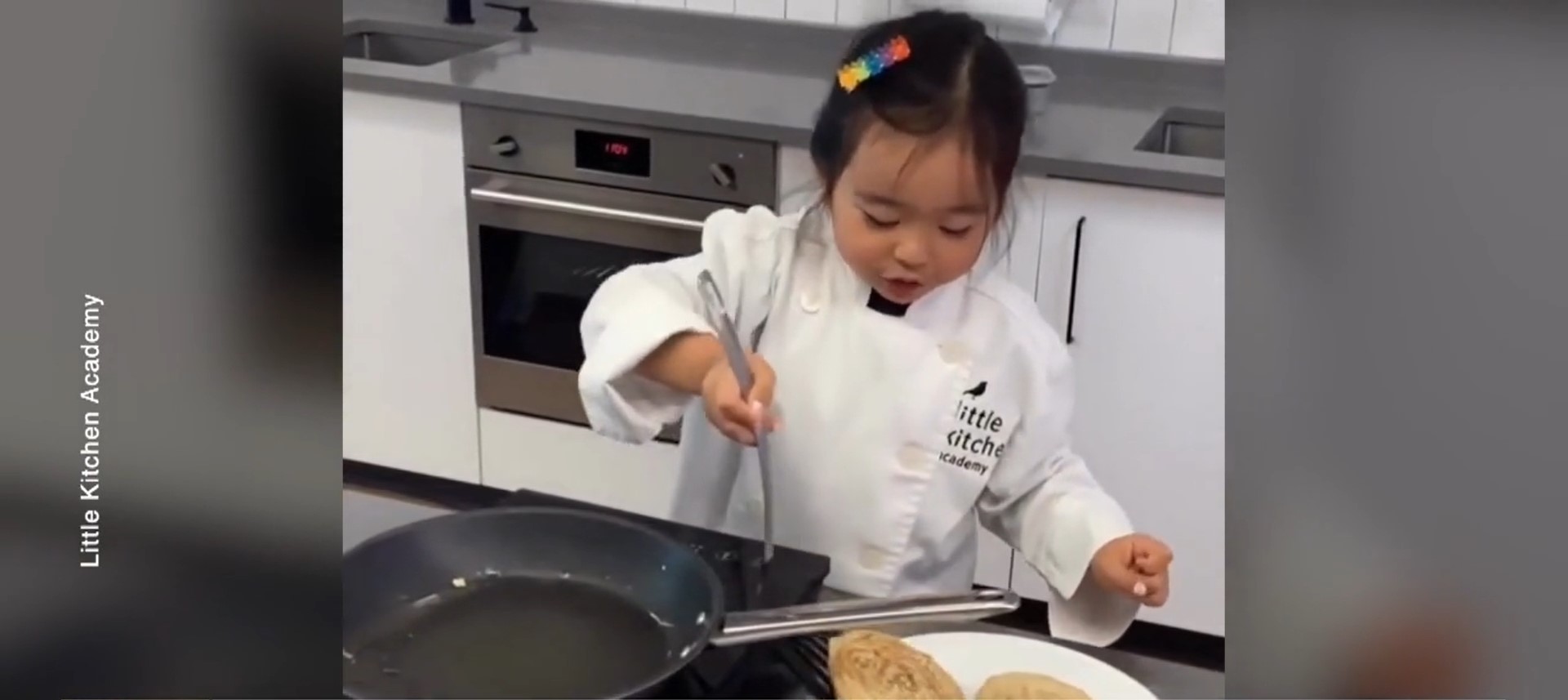 Little Kitchen Academy Teaches Children to Cook | NTD