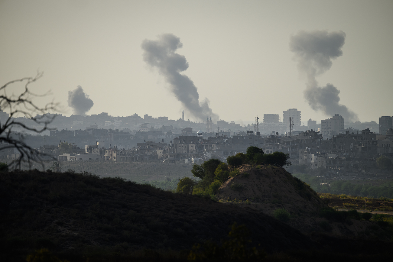 Live View of Gaza Skyline as Airstrikes Continue (Part 2) | NTD