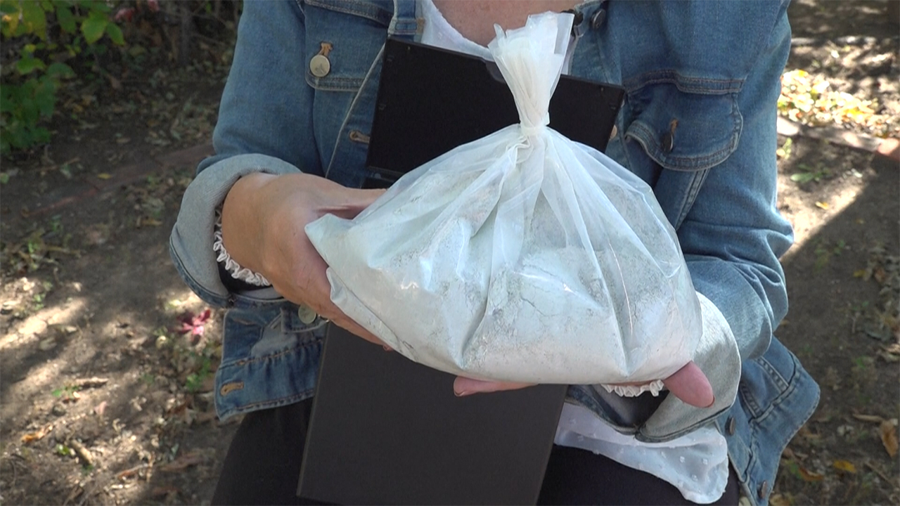 Colorado Families Possibly Received Fake Ashes | NTD