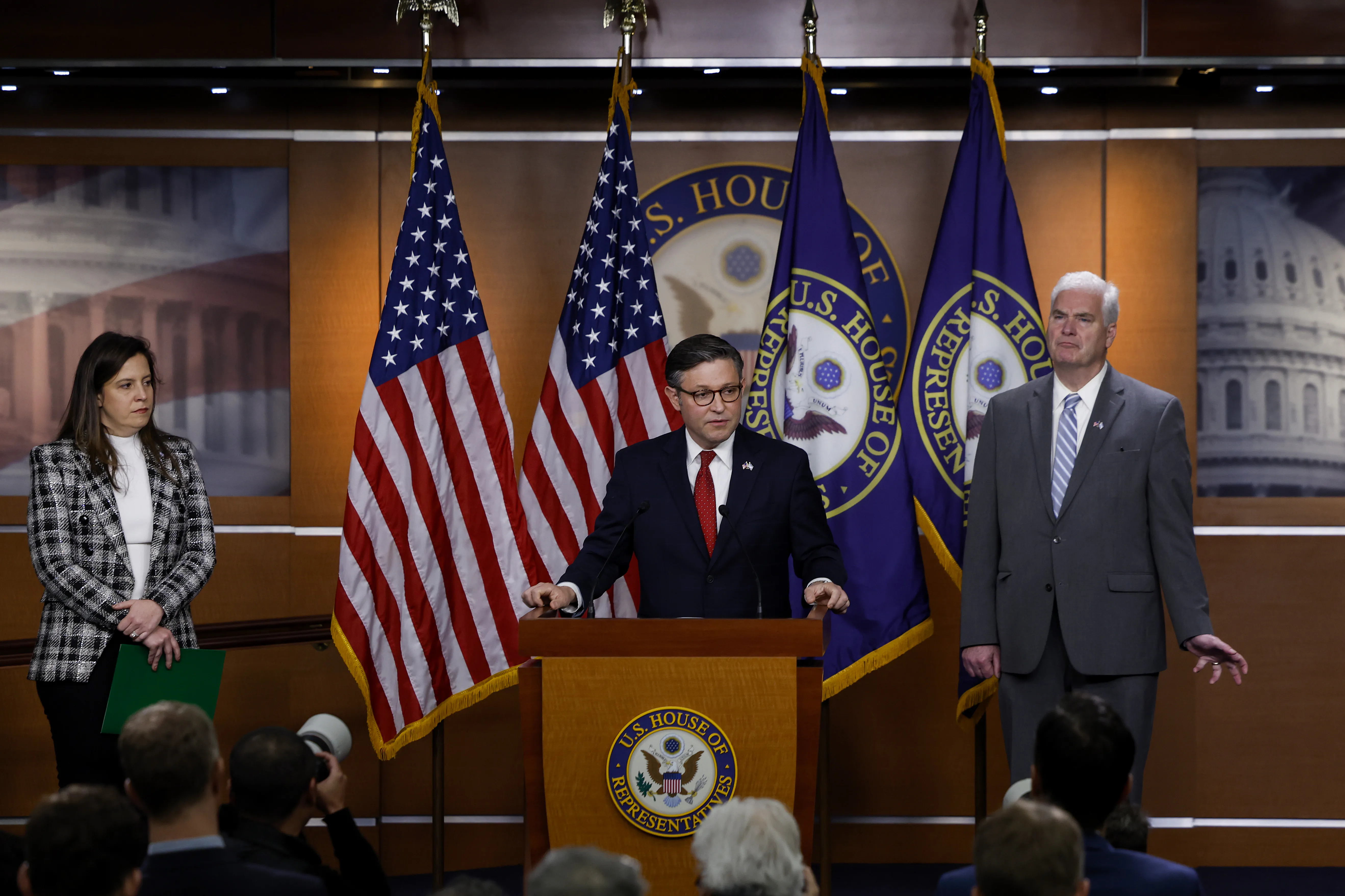 House Conservatives Block Spending Bill in Setback for Johnson | NTD