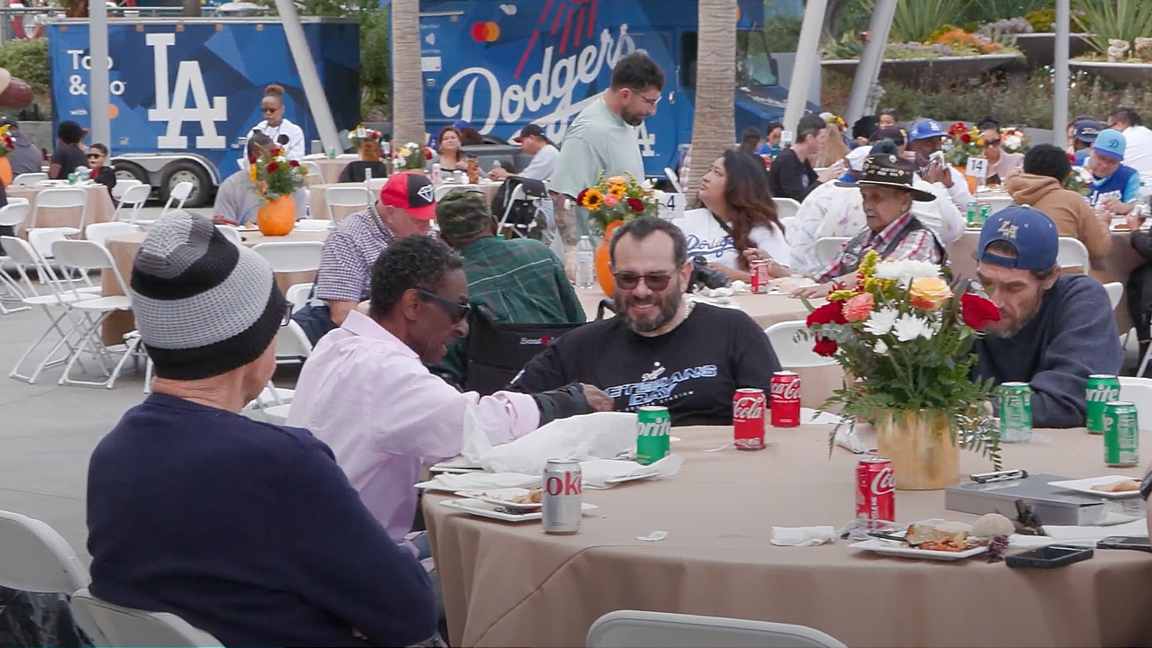 Los Angeles Dodgers Host Thanksgiving Luncheon for 400 Homeless ...