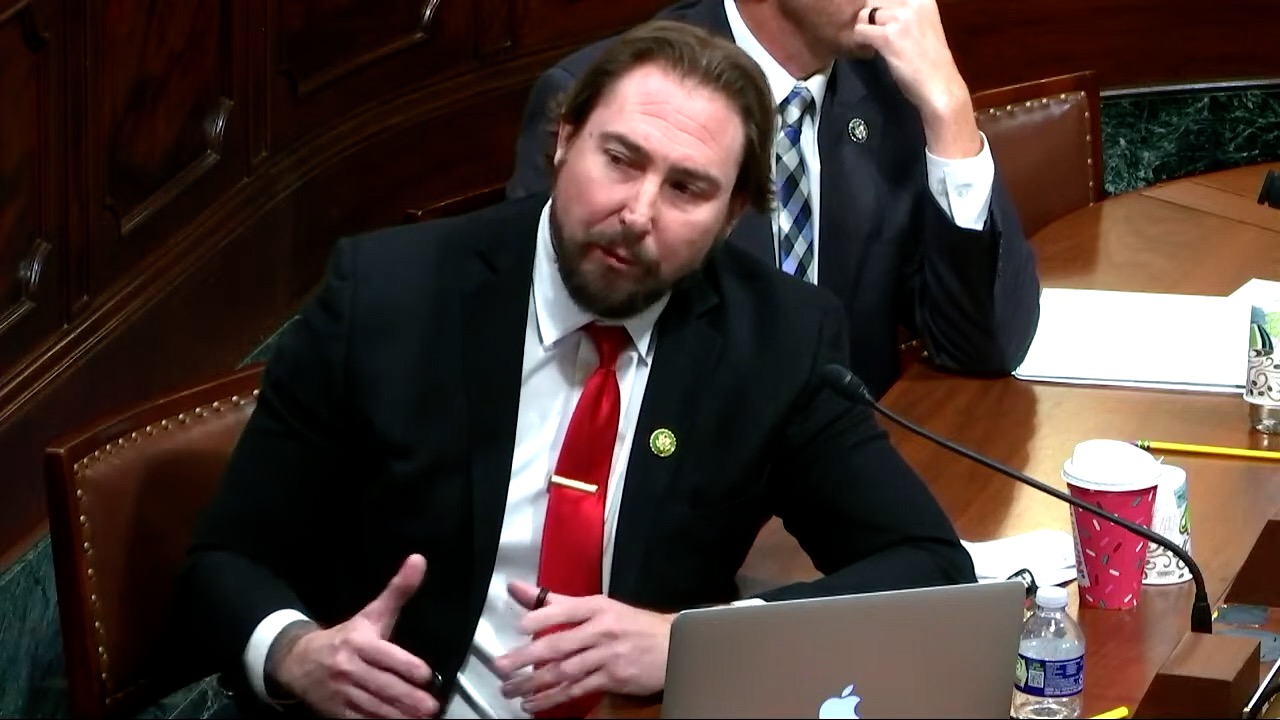 ‘Do You Find It Interesting?’: Rep. Crane Questions Wray on ...