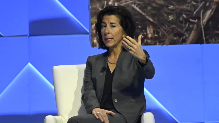 US Adds 13 Chinese Companies to Unverified List | NTD