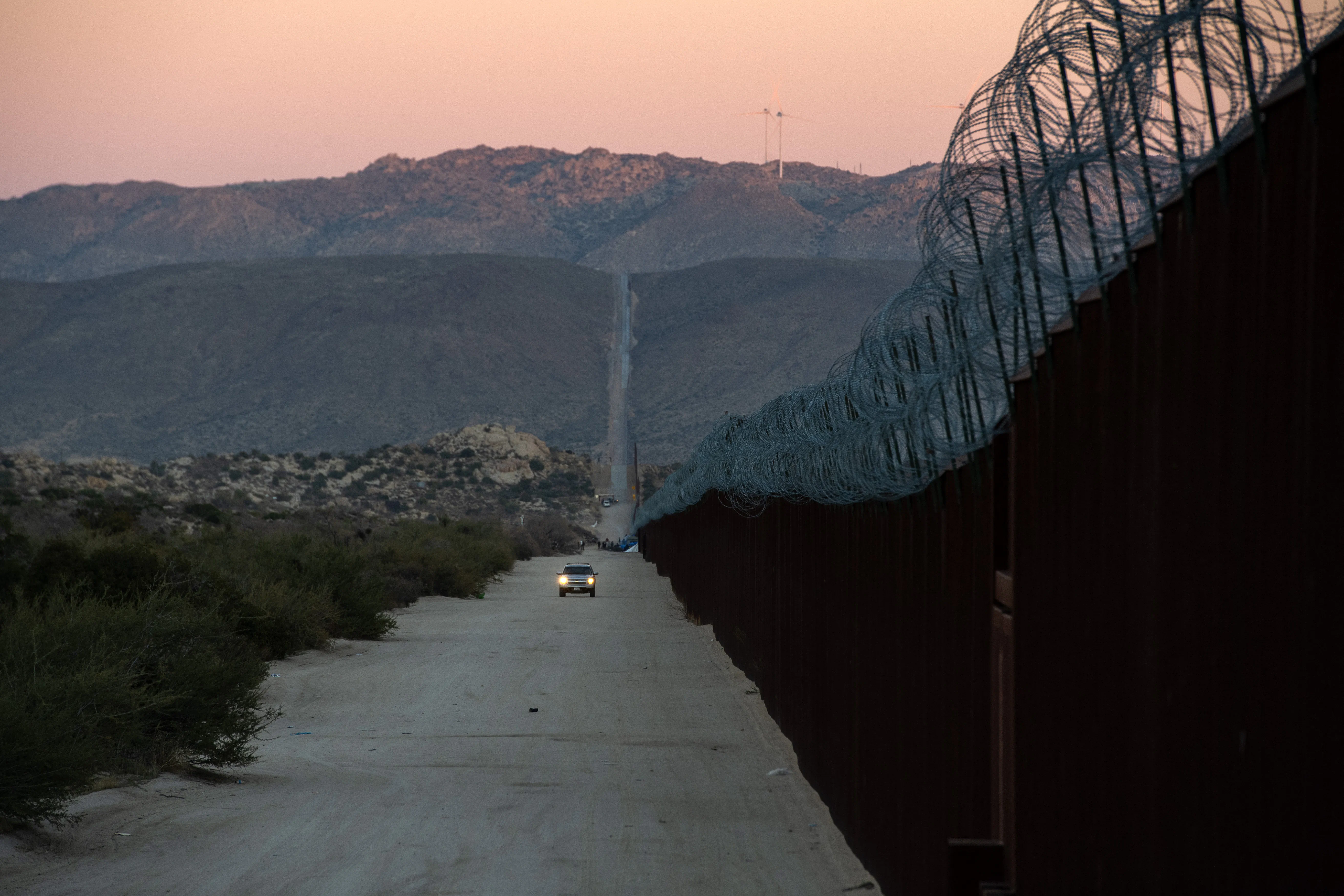 Agents Put on High Alert After IEDs Found Near US-Mexico Border: Report ...
