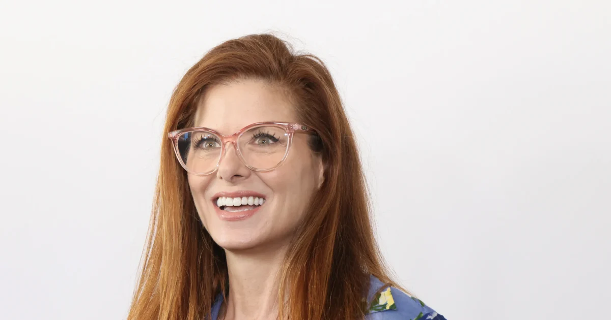 Debra Messing Faces Fresh Backlash Over Trip to Gaza | NTD