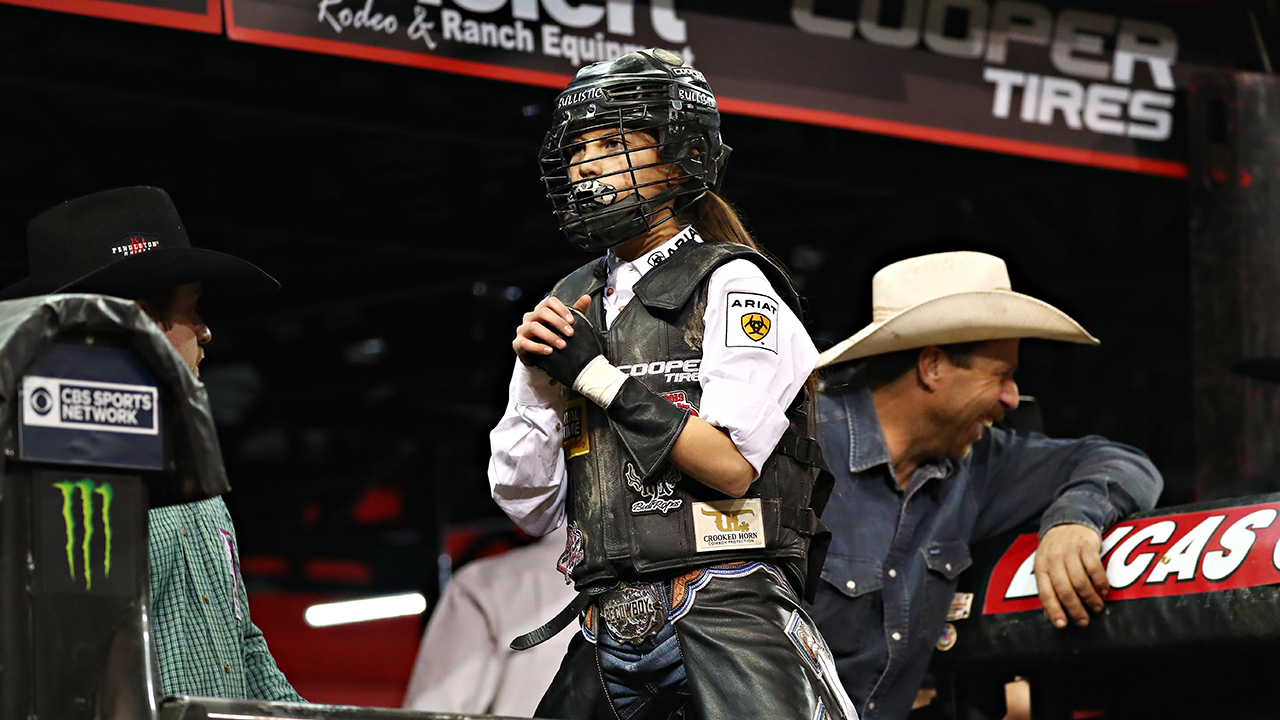 Teen Aims To Be First Pro Female Bull Rider - TrendRadars