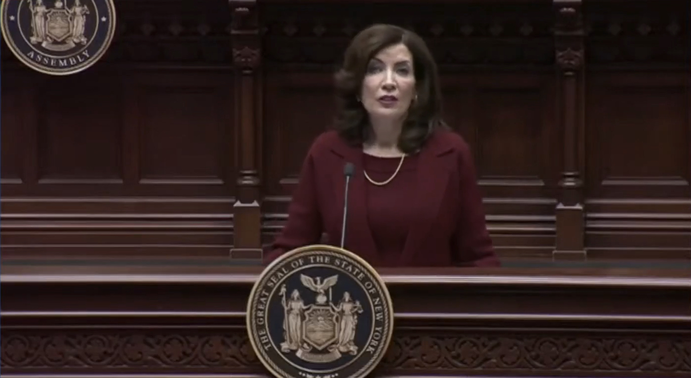 Hochul Blames Mass Exodus From New York on ‘Housing Shortage’ | NTD