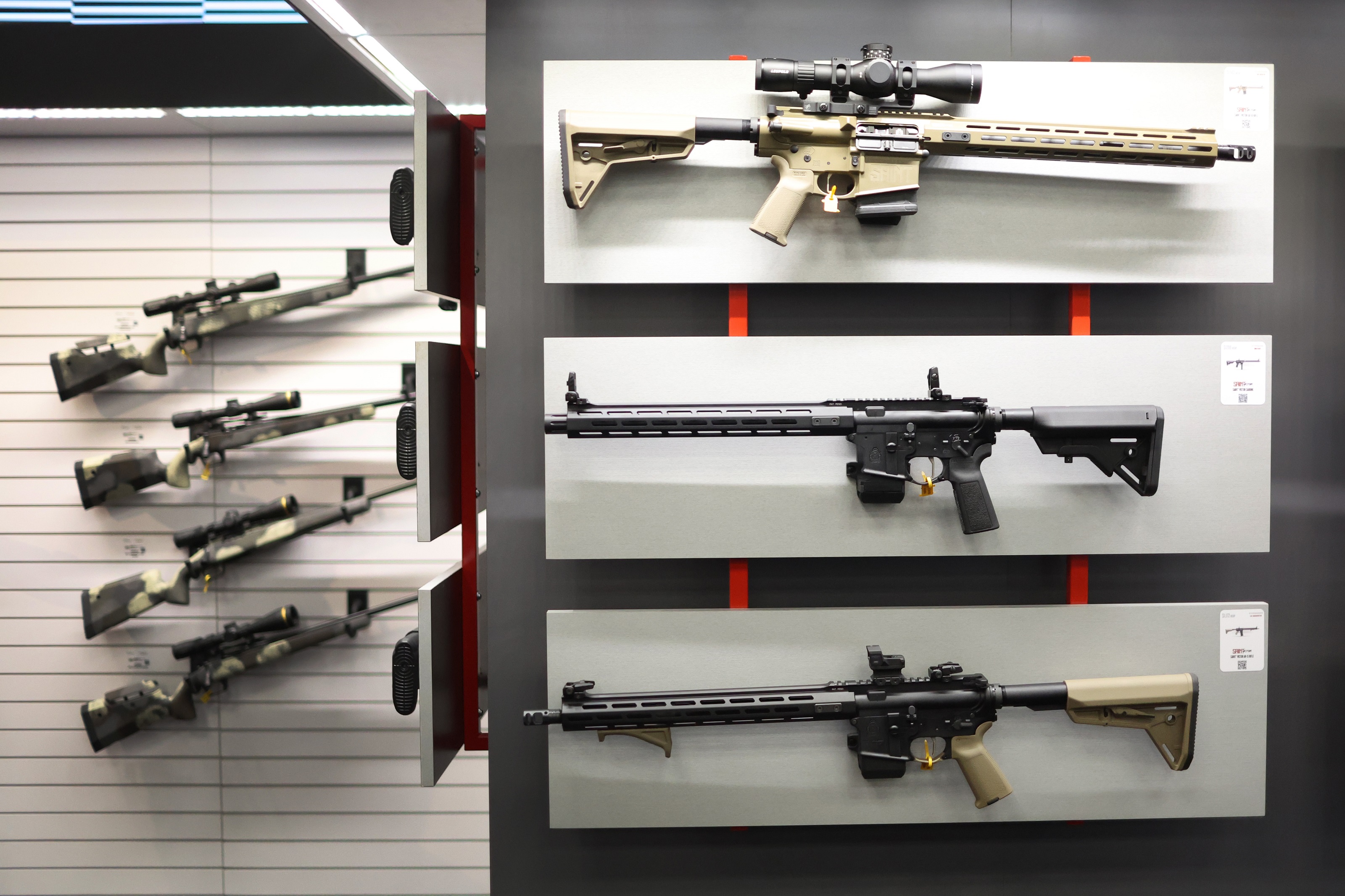 Gun Bans in Post Offices Violate Second Amendment, Says Judge | NTD