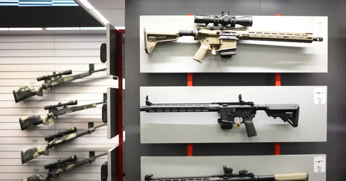 Gun Bans in Post Offices Violate Second Amendment, Says Judge | NTD