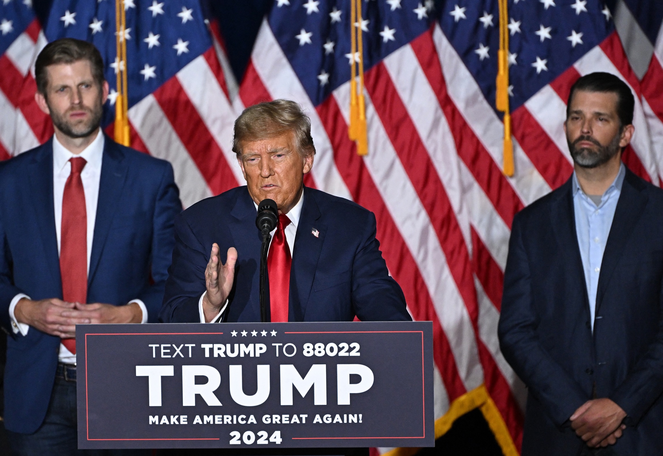 Trump Campaign Calls on Republican Opponents to Drop Out | NTD