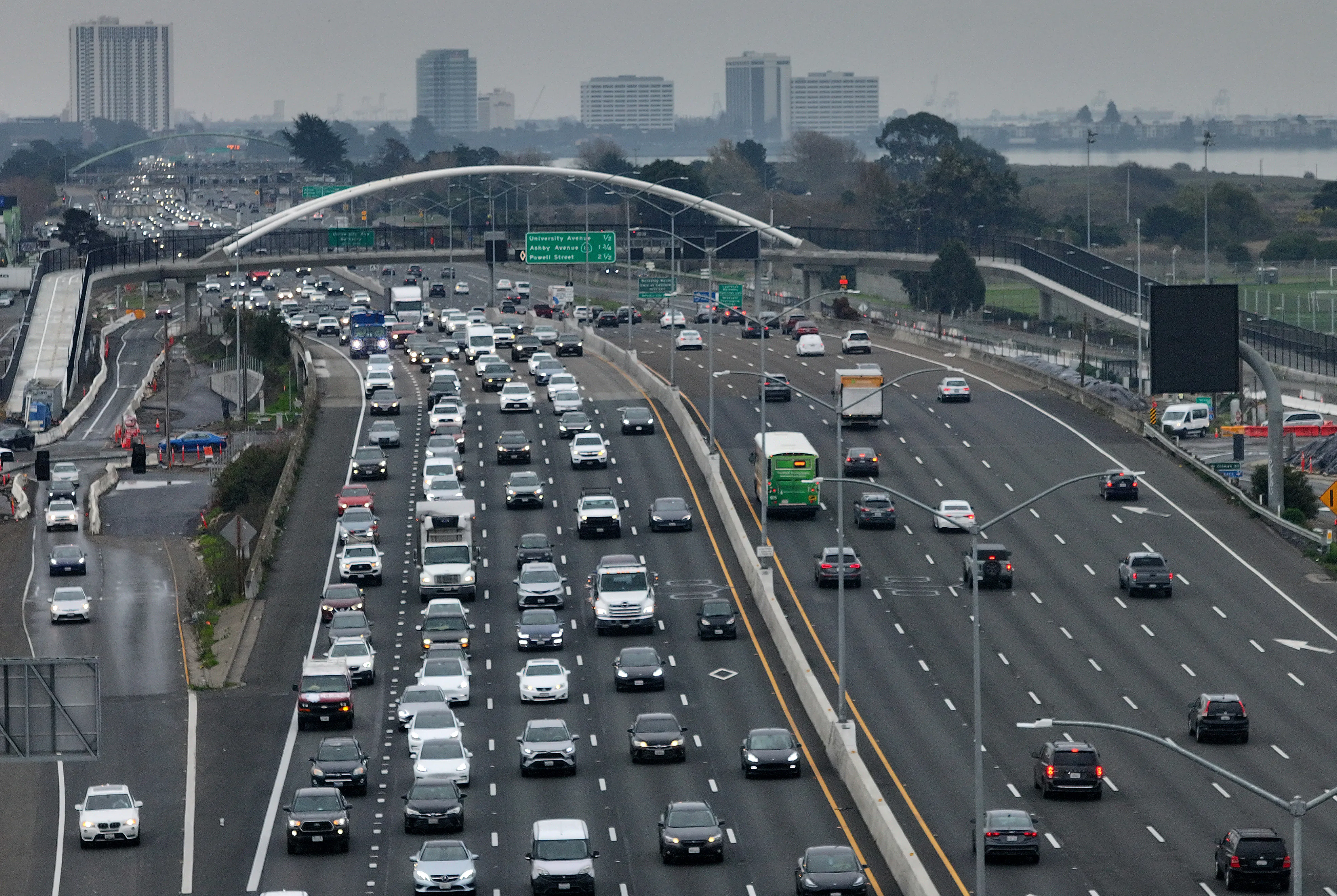 No Joke: Feds Are Banning Humorous Electronic Messages on Highways | NTD