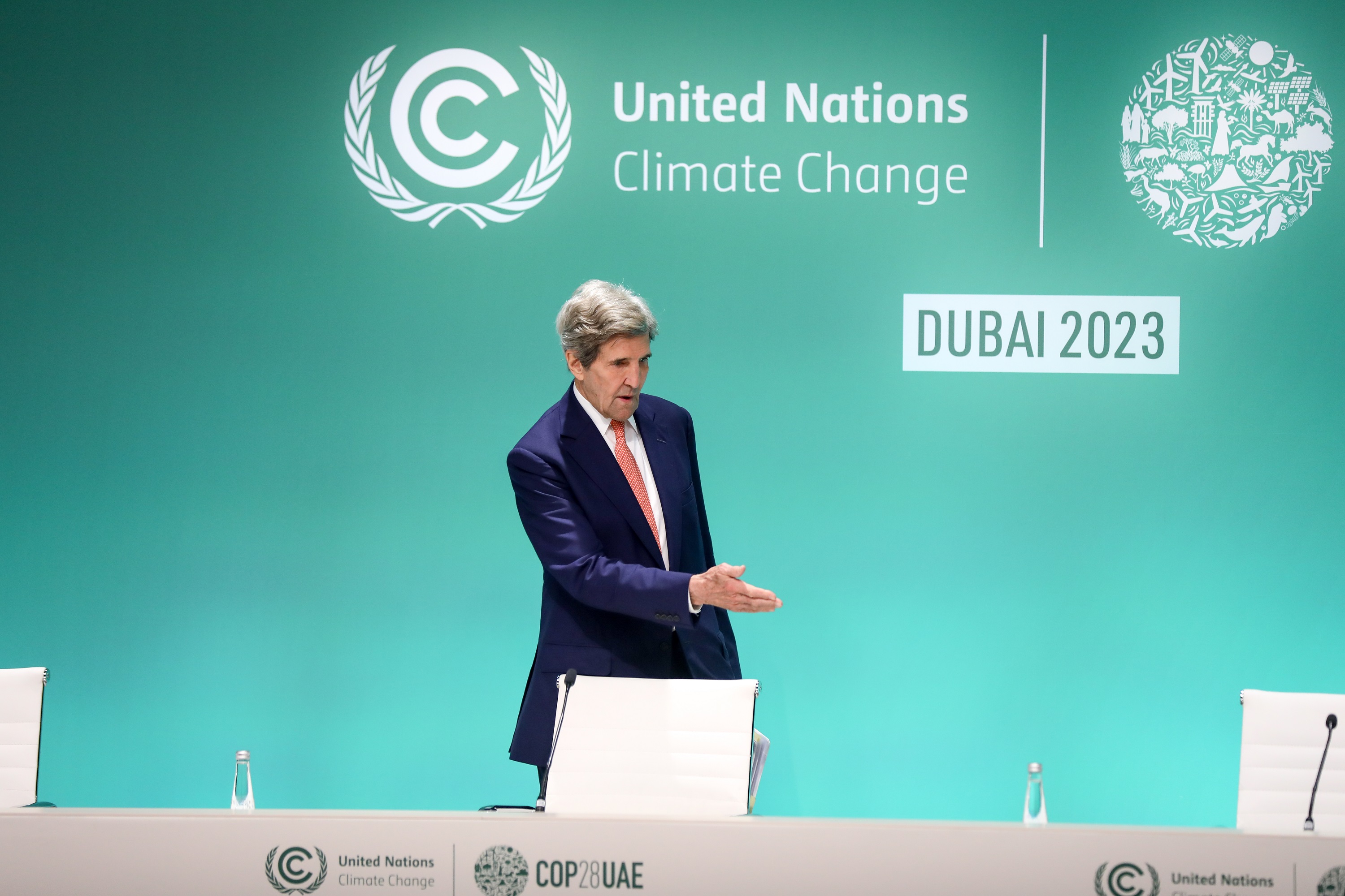 John Kerry Stepping Down as Climate Czar to Work on Biden 2024 Campaign ...