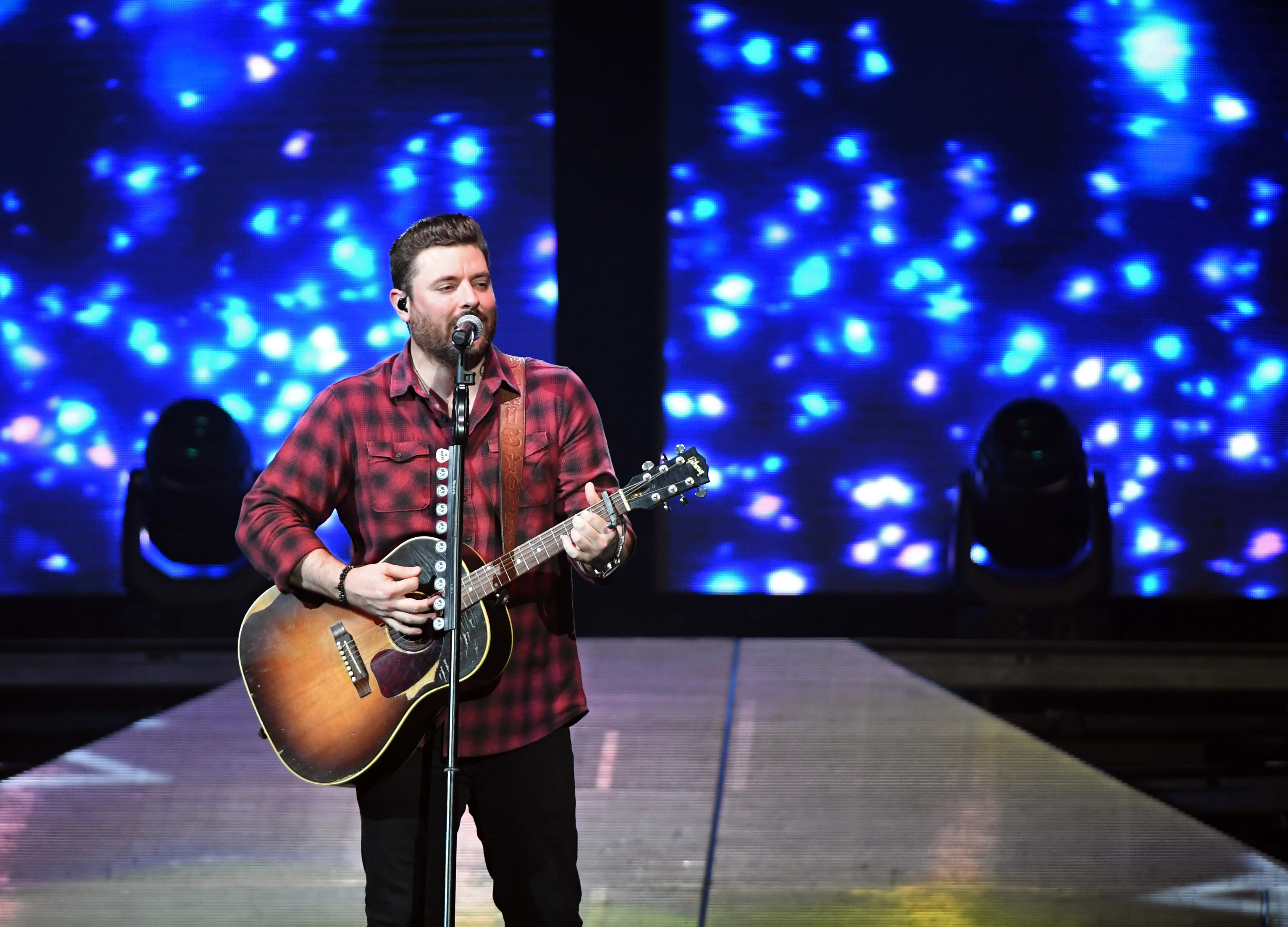 Country Singer Chris Young Arrested for Assaulting Officer; Security ...